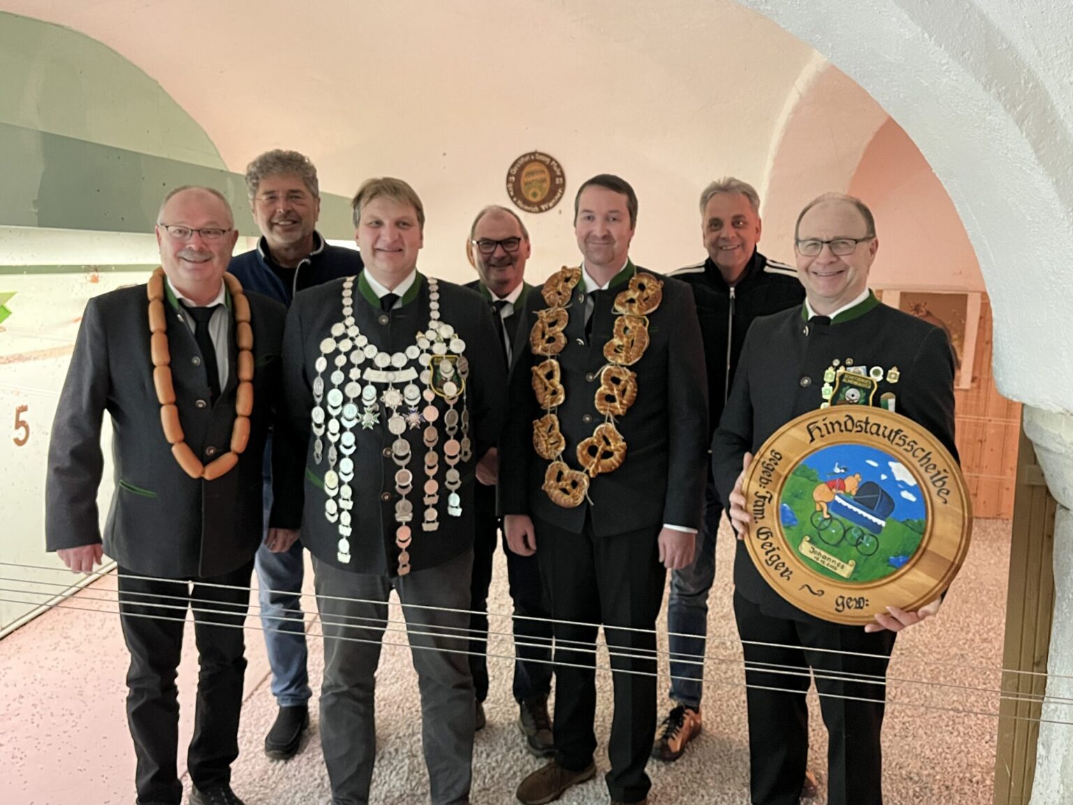 Andreas Dengler ist der neue Schützenkönig der SG Almenrausch ...